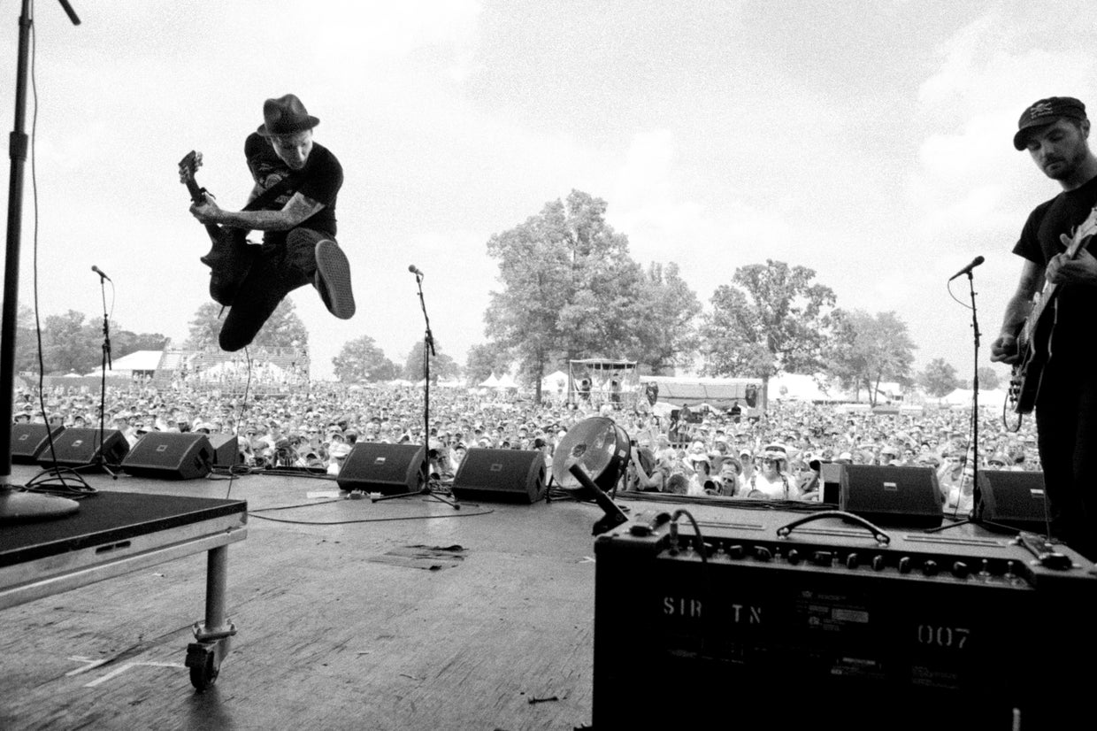 Sound not needed: Music's allure in pictures