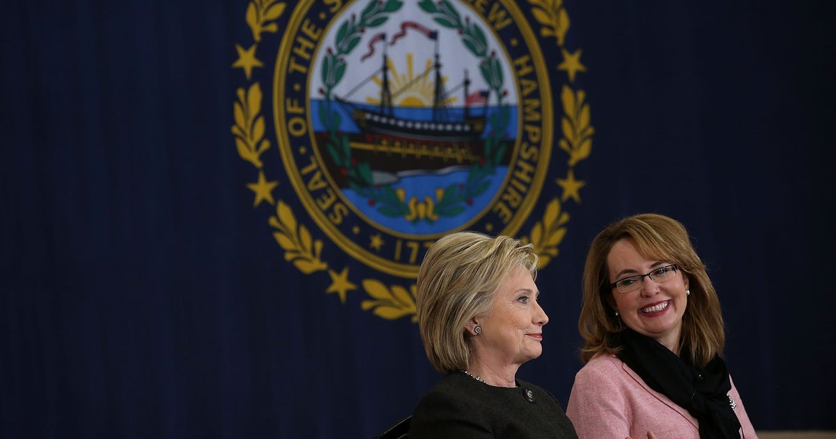 New Hillary Clinton ad features Gabby Giffords - CBS News
