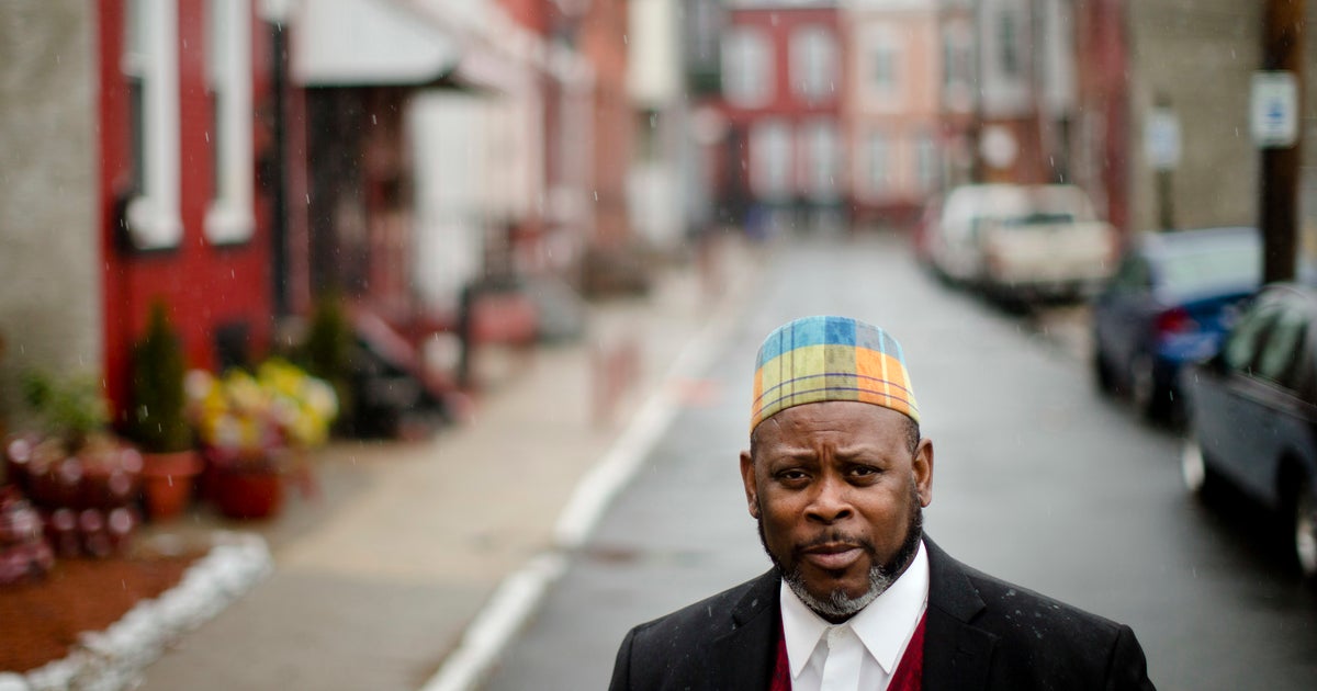 In high-crime neighborhood, training bystanders to "stop the bleed ...