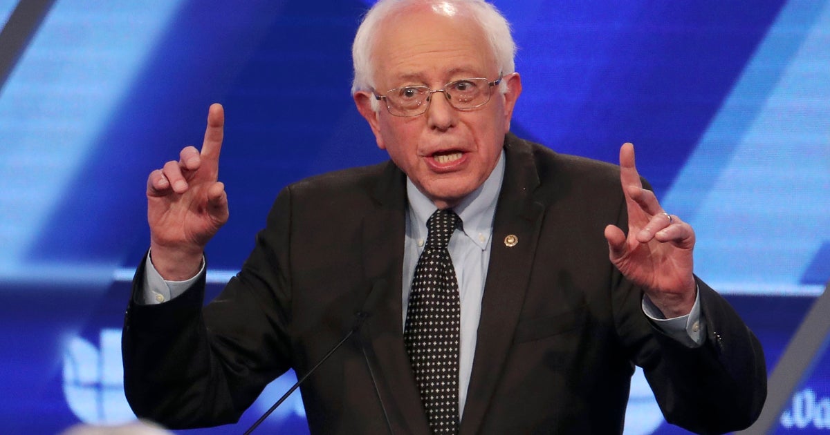 Staffer settles questions over Bernie Sanders' suit at the Democratic ...