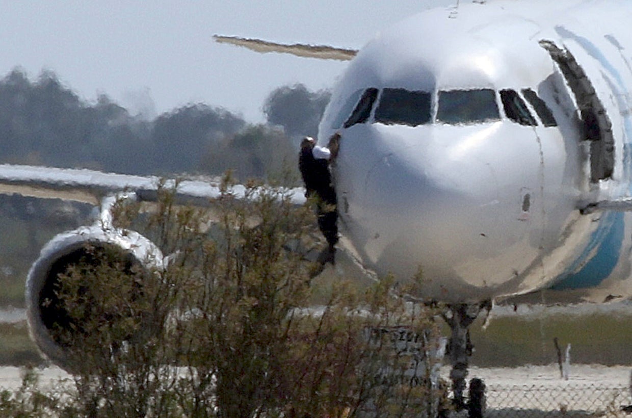 EgyptAir Flight 181 plane hijacked by Egyptian Seif El Din Mustafa ...
