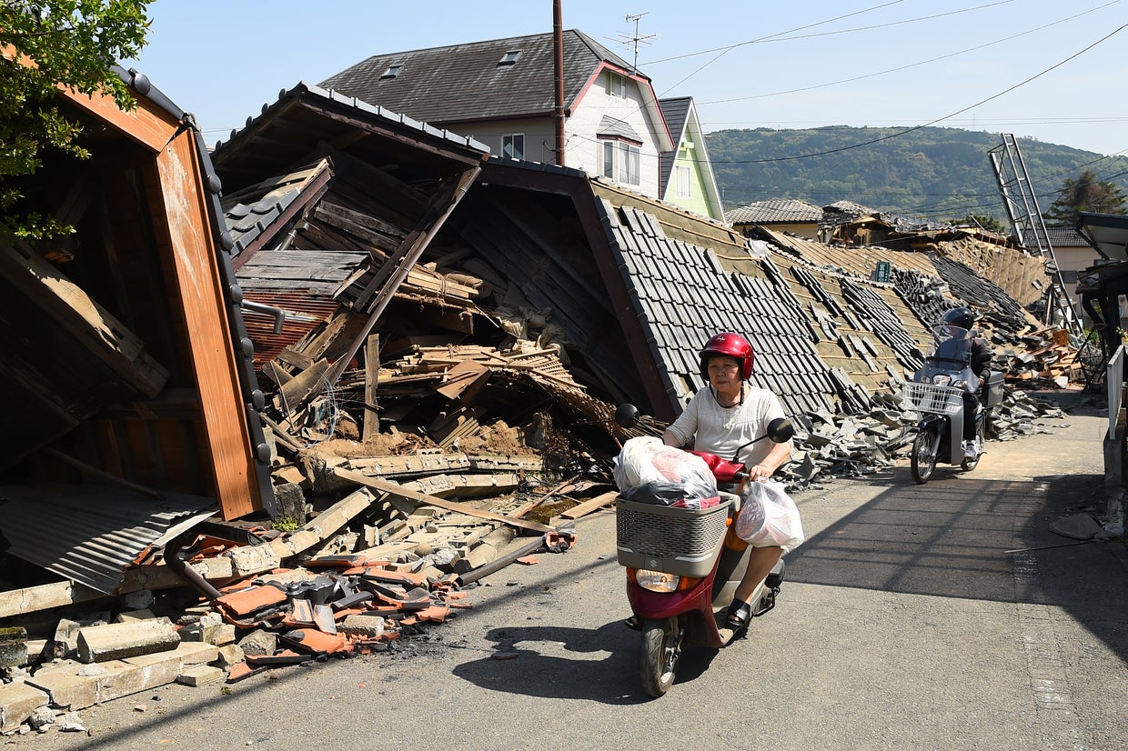 Powerful quakes strike Japan