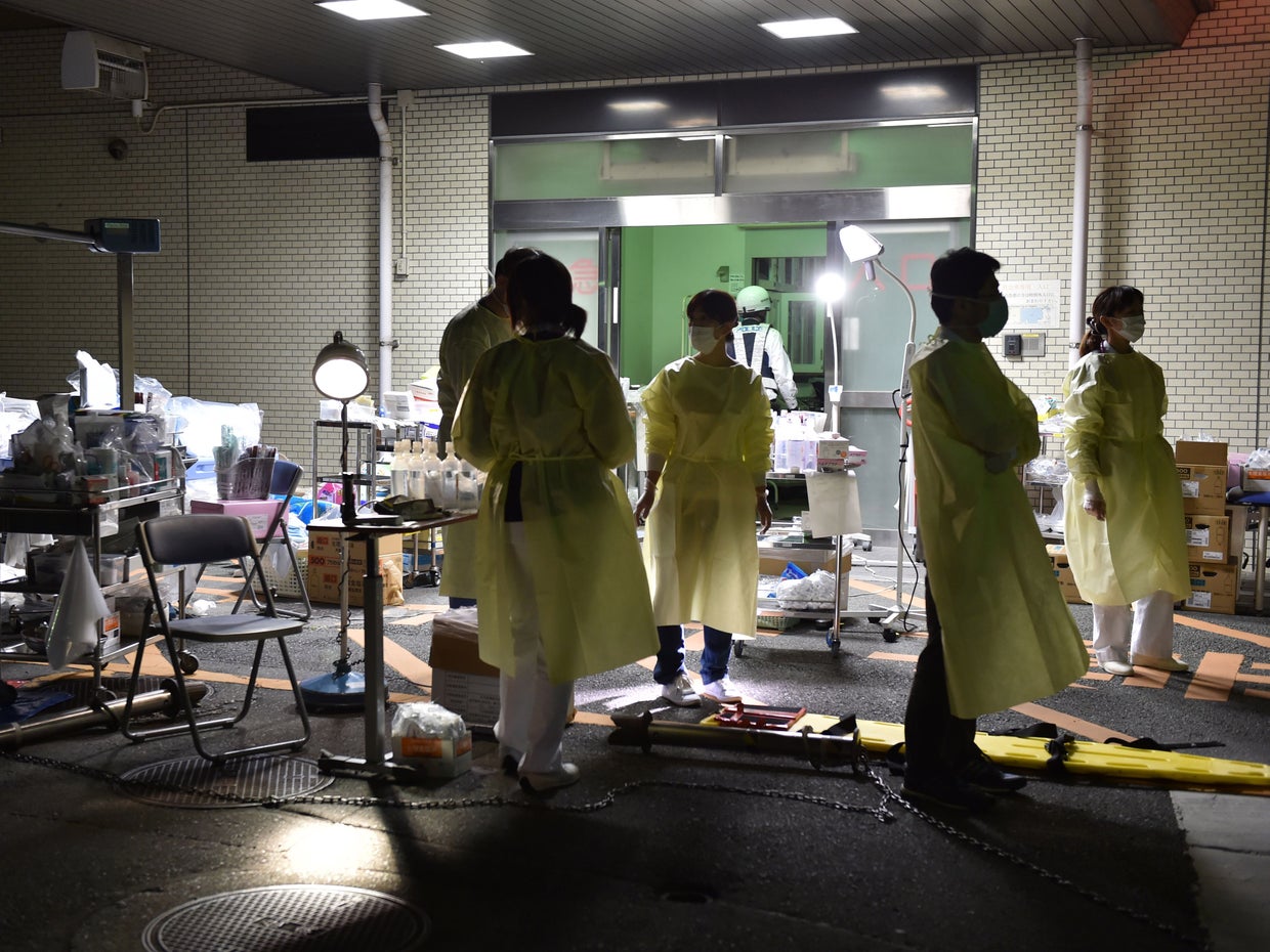 Powerful quakes strike Japan