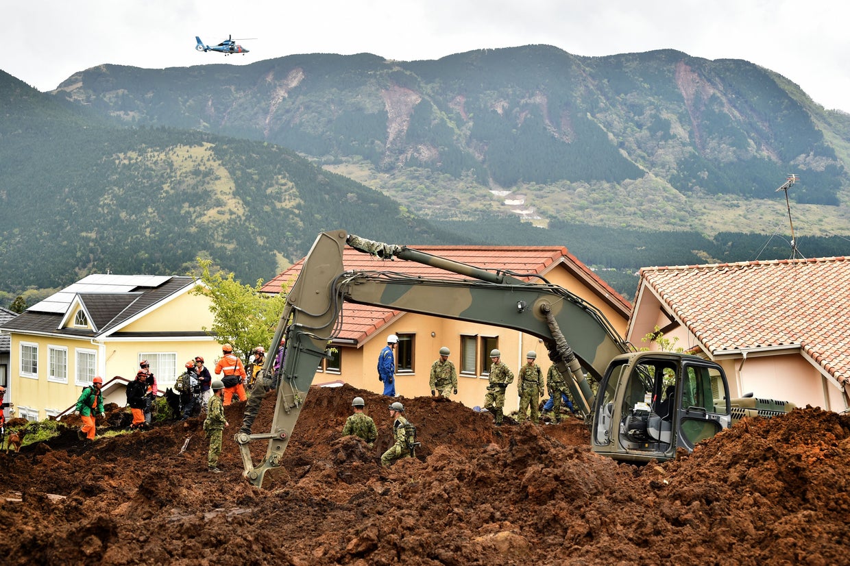 Powerful quakes strike Japan