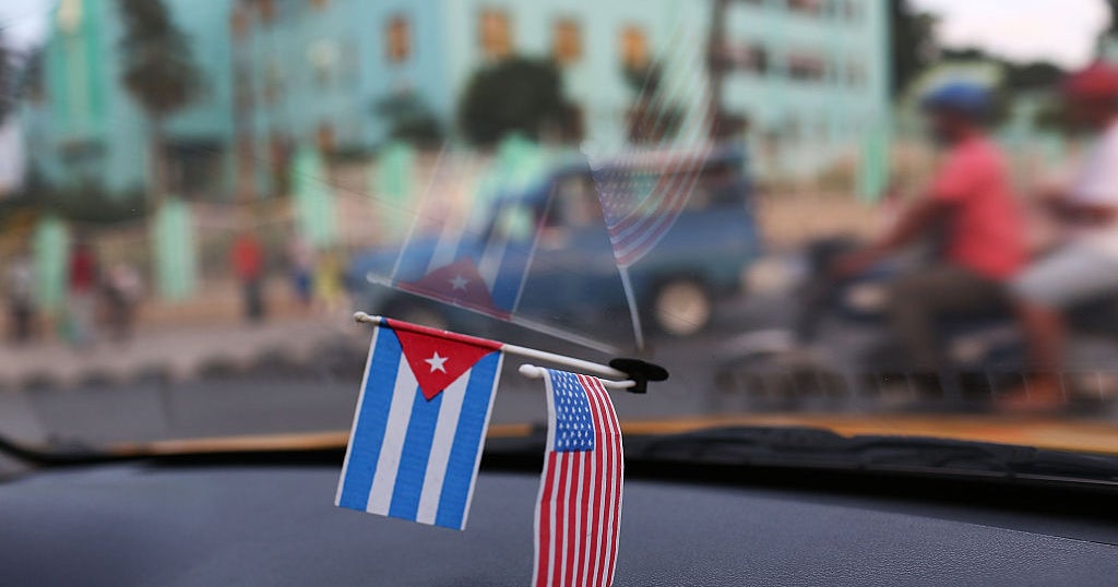 Florida bank issues first U.S. credit card for use in Cuba - CBS News