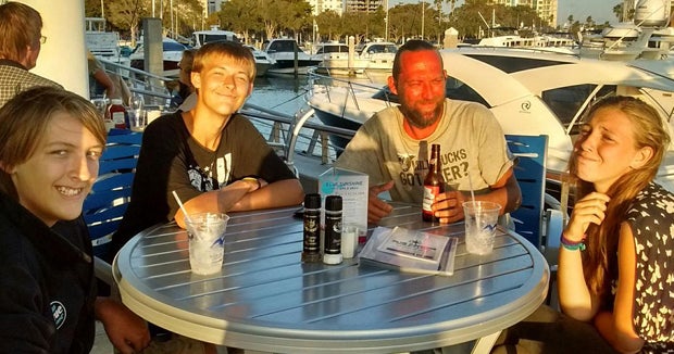 Coast Guard: 1 body found in search for missing Florida family - CBS News