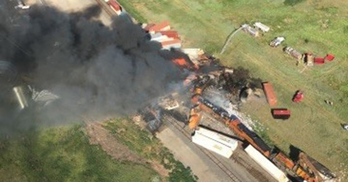 Two trains collide head-on in Texas Panhandle - CBS News