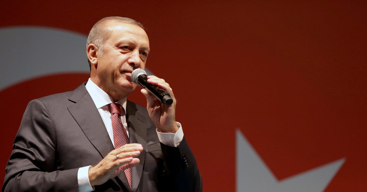 Turkey's Erdogan calls Hillary Clinton a "political novice" - CBS News