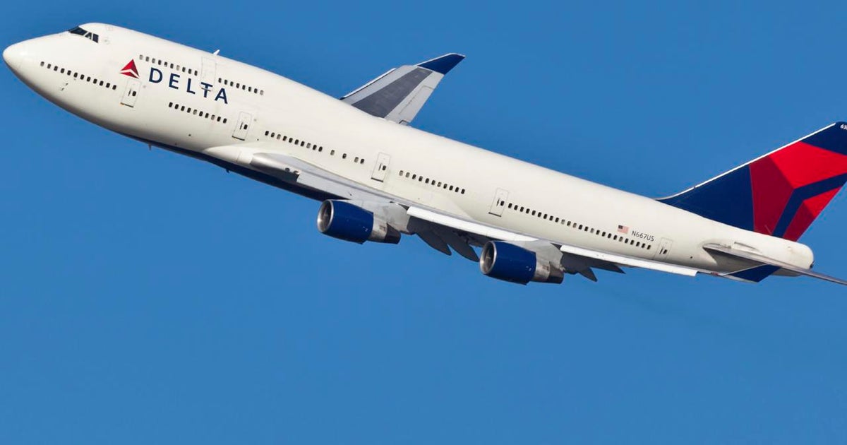 Delta bans rude pro-Trump passenger for life - CBS News
