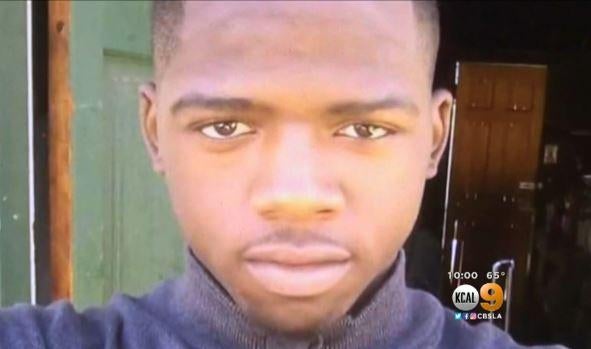 Carnell Snell shooting: Man appeared to be holding gun in moments ...
