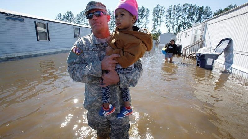 Matthew flood rescues continue as water rises in N.C. - CBS News