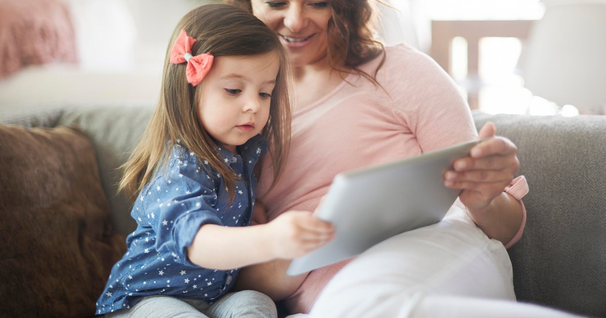 How much screen time is right for your kids? - CBS News