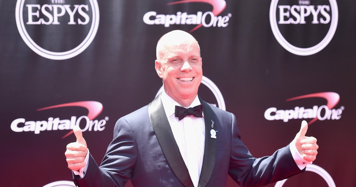 Figure skater Scott Hamilton diagnosed with third brain tumor - CBS News