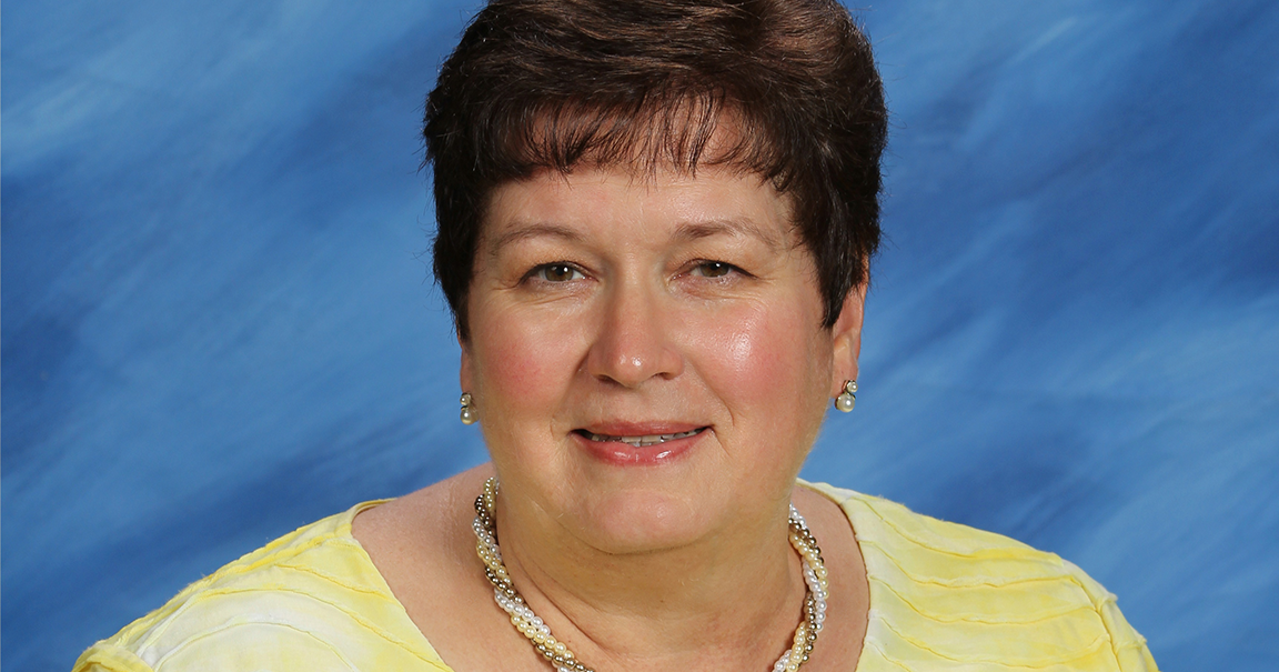 School raises money to send beloved, terminally-ill secretary to Hawaii ...