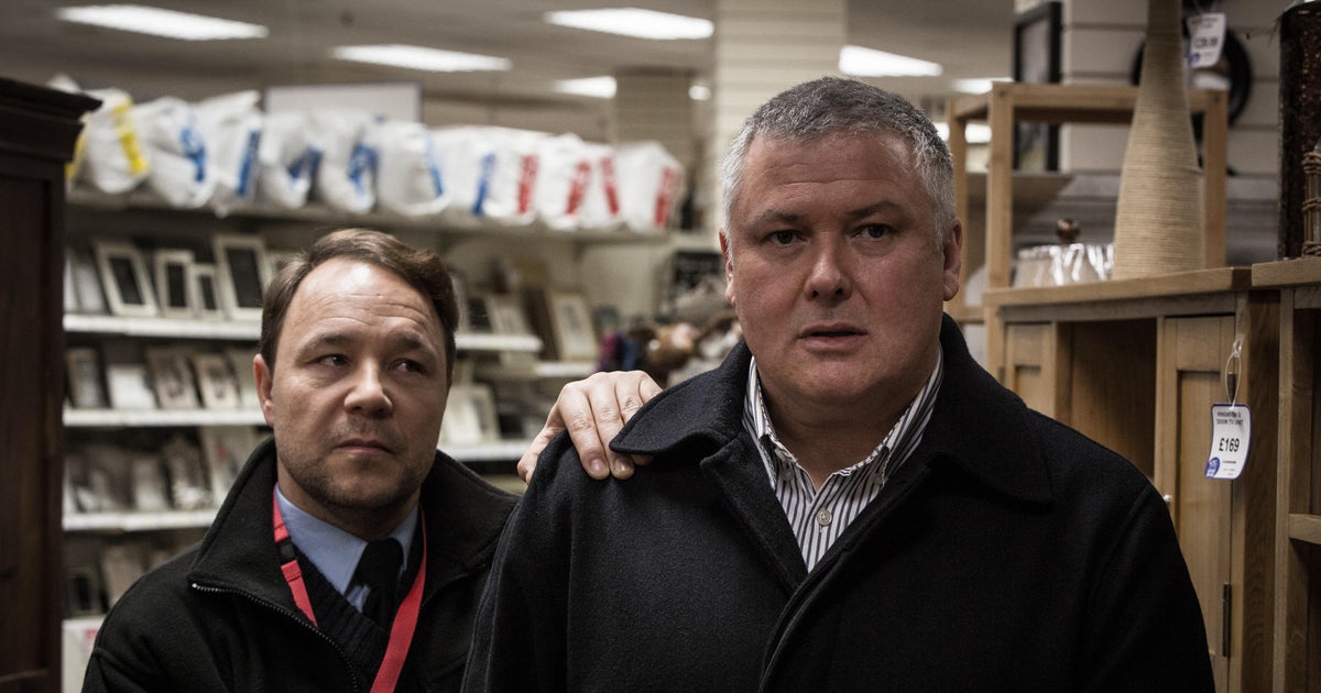 "Game of Thrones" star Conleth Hill is the master of disguise - CBS News