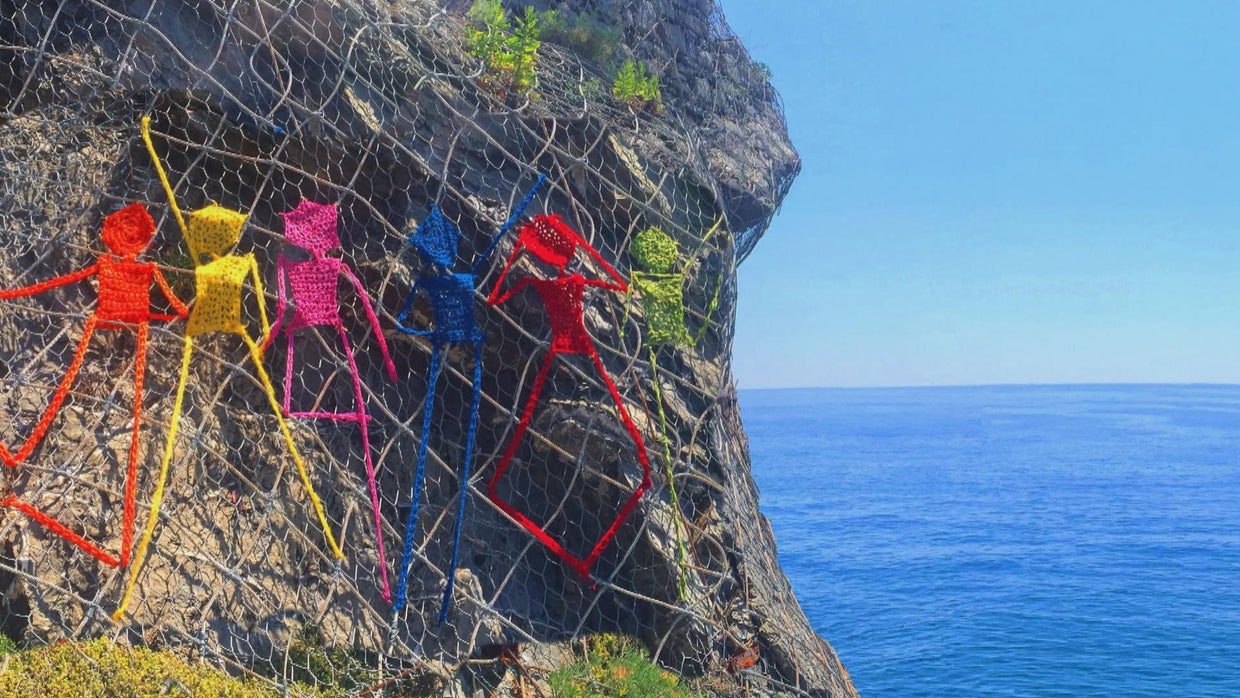 How yarn bomber London Kaye is redefining street art - CBS News