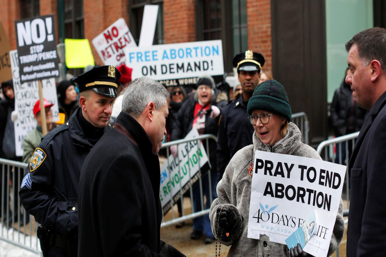 Planned Parenthood protests draw abortion-rights foes, supporters ...
