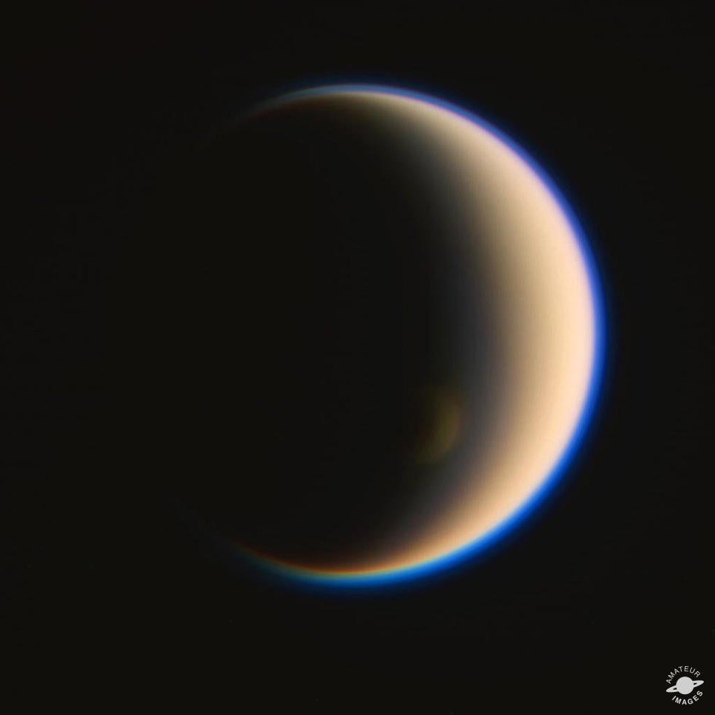 Saturn's rings captured in stunning photos - CBS News