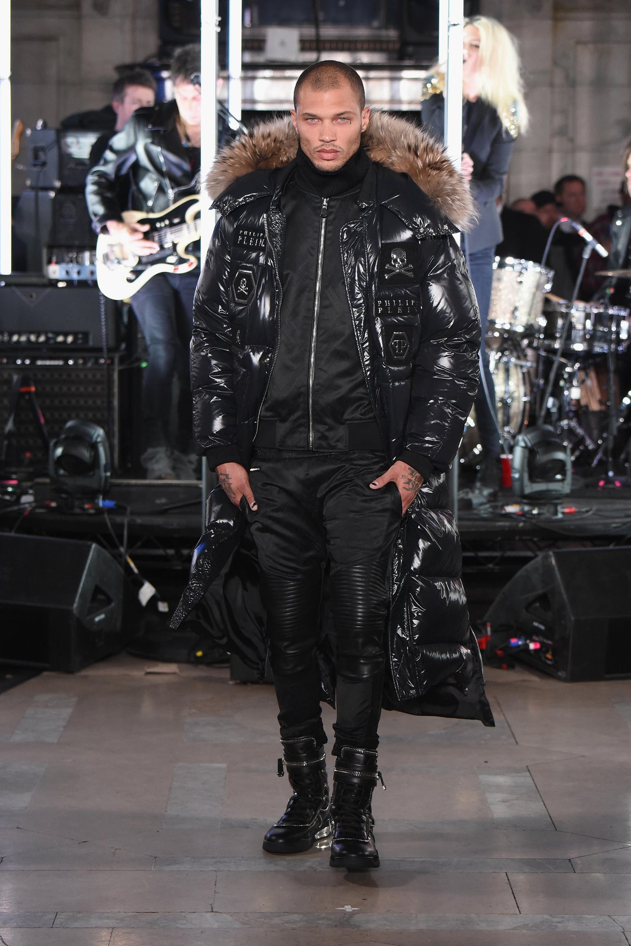 "Hot convict" Jeremy Meeks makes runway debut at New York Fashion Week ...