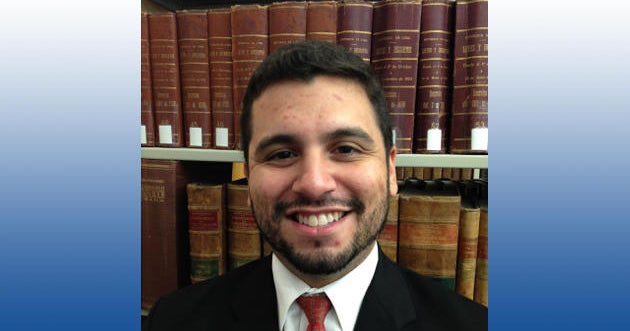 Florida lawyer's pants catch fire during arson trial - CBS News