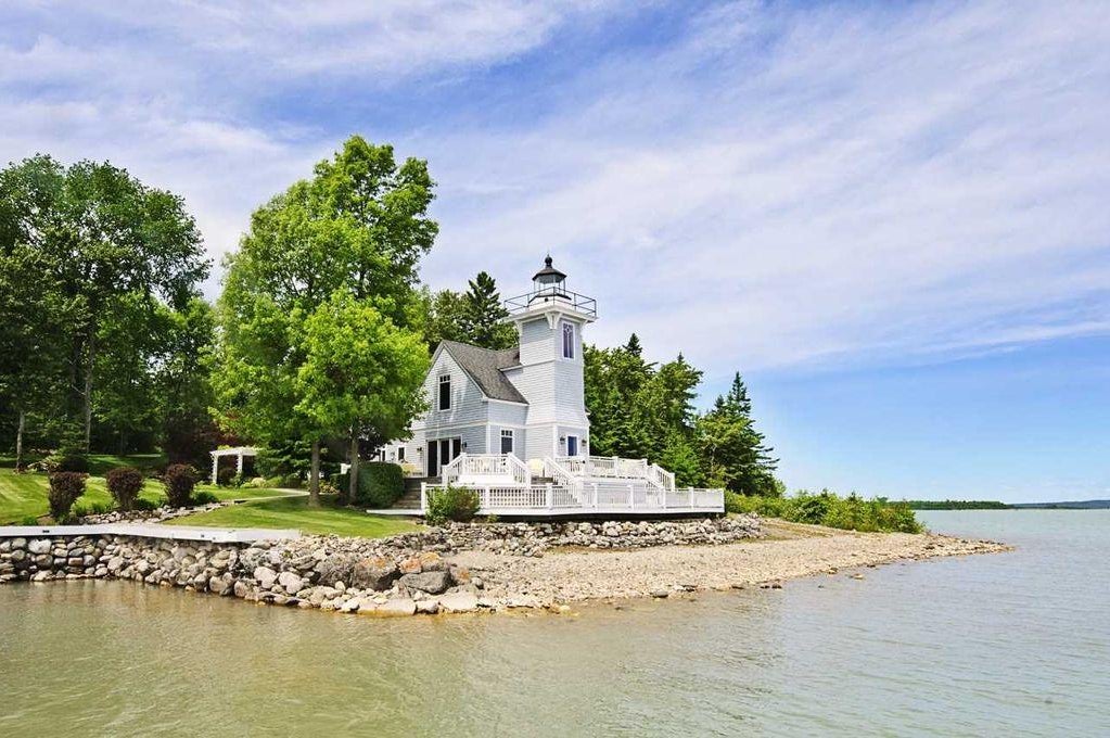 7 lighthouse homes that really shine