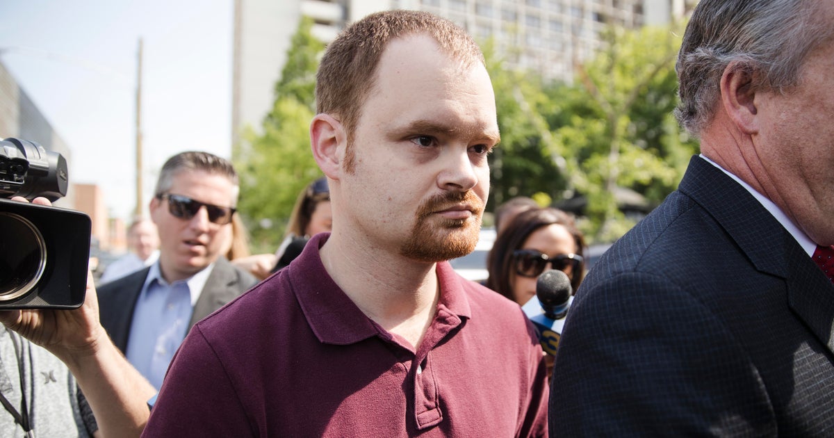 Amtrak engineer surrenders to face charges in fatal 2015 crash - CBS News