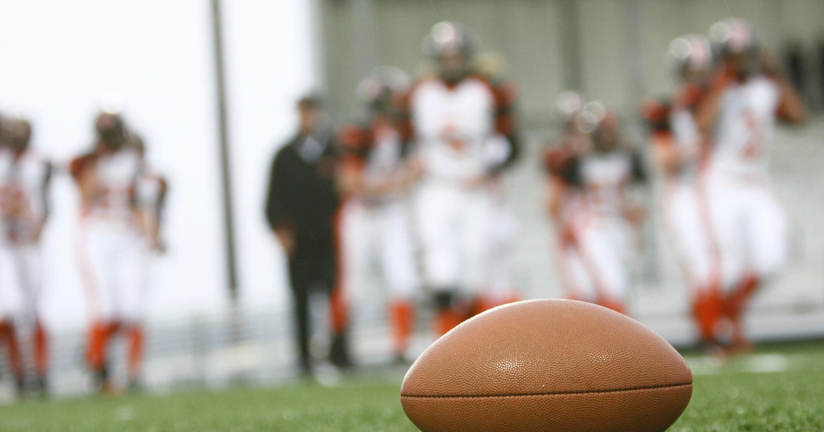 Dr. Agus on new football brain study: "This is a major issue" - CBS News