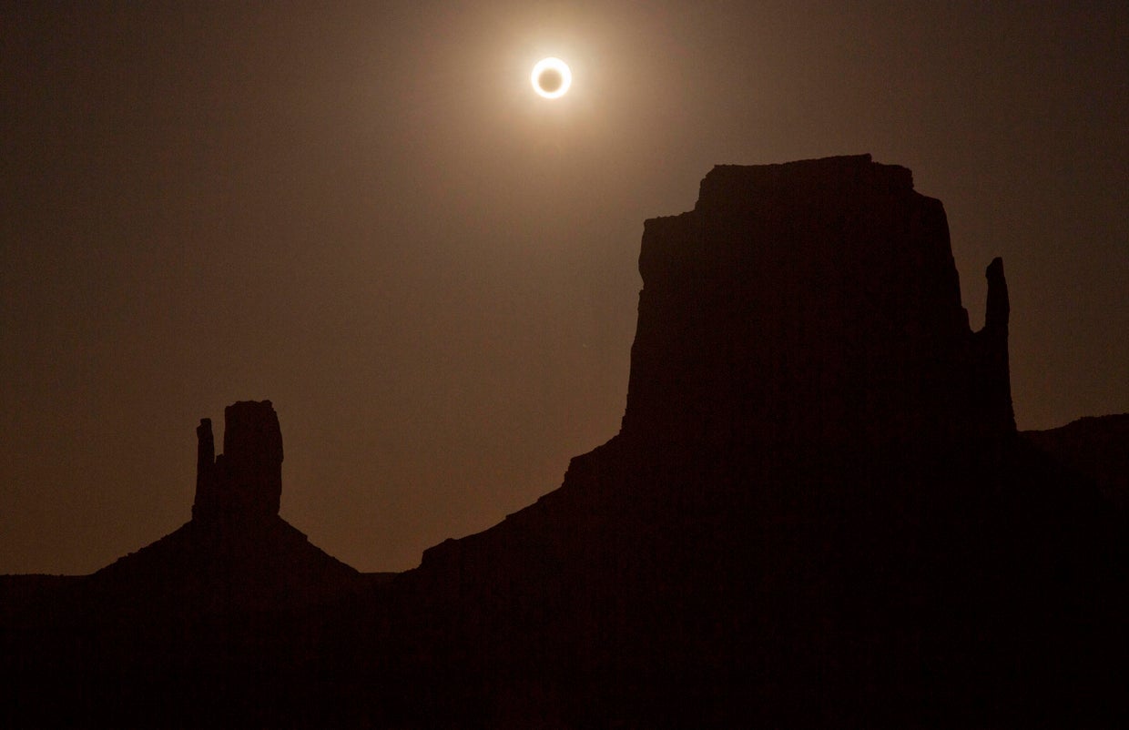 Dazzling solar eclipse photos that won't fry your eyes