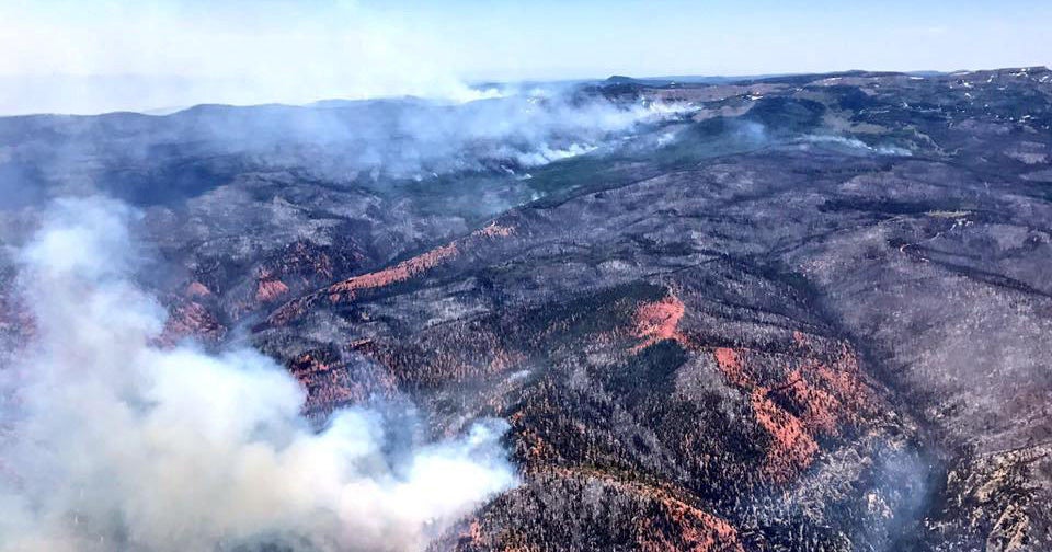 Wildfires continue to burn in Arizona, California, Utah - CBS News