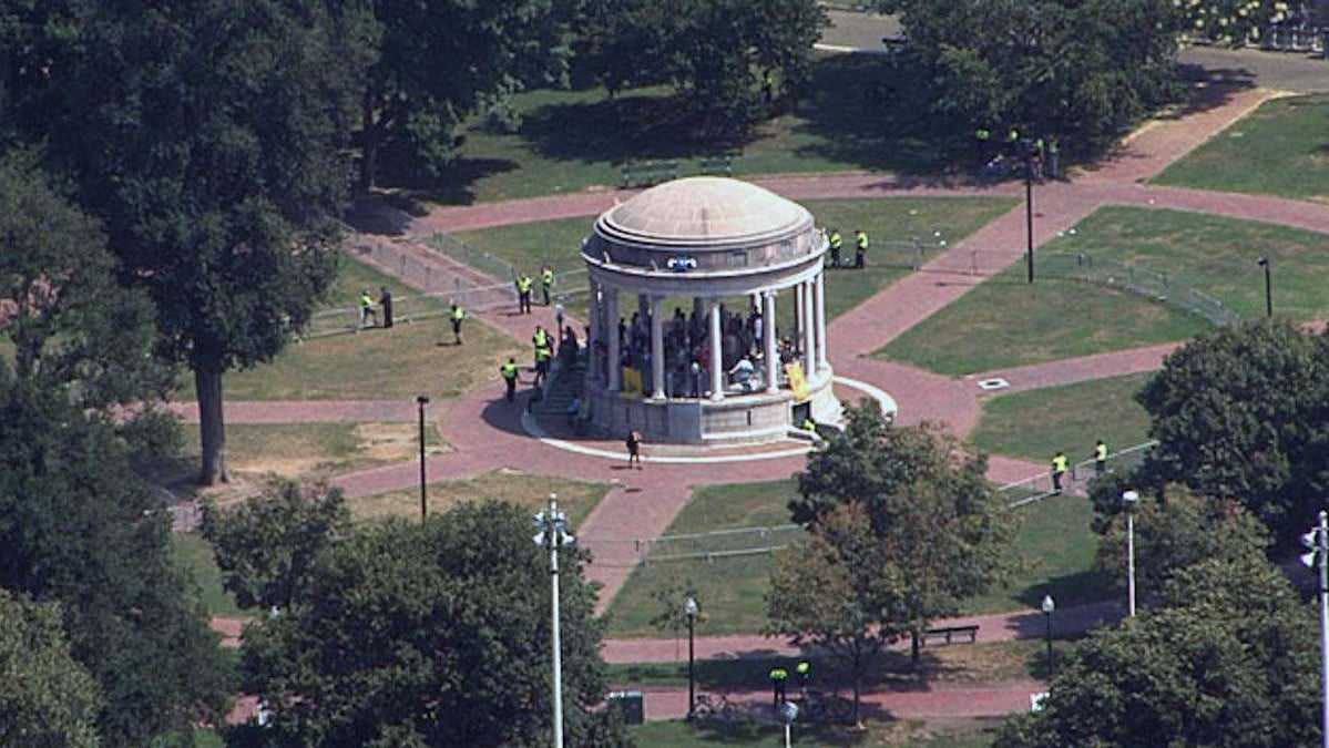 Boston "free speech" rally ends after counter-protesters take to ...