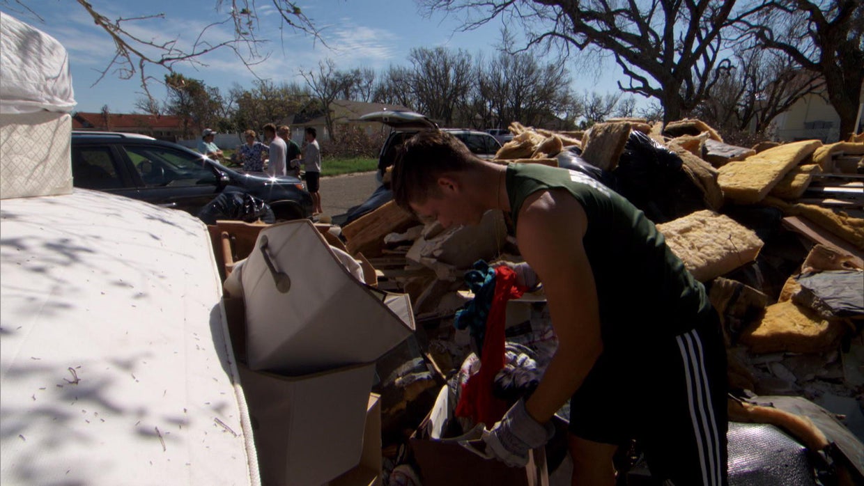 Texas high school football team making the comeback of the year - CBS News