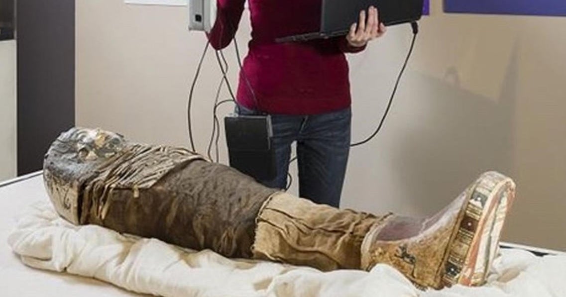 2,000-year-old child mummy seen in amazing detail - CBS News