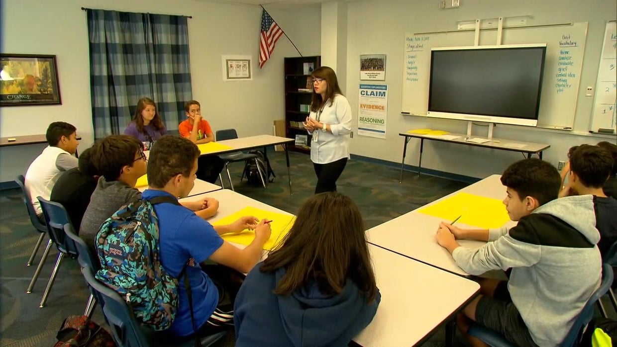Puerto Rican evacuees fill Florida classroom -- and are taught by a ...