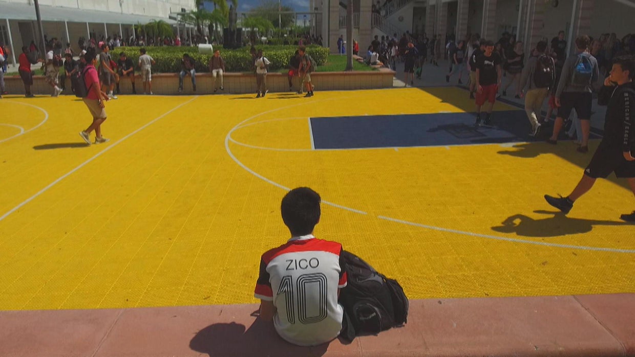 High schooler spreads the message that nobody should have to dine alone ...