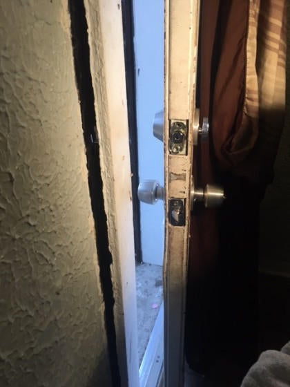 Police apologize after mistakenly busting down woman's door in Chicago ...