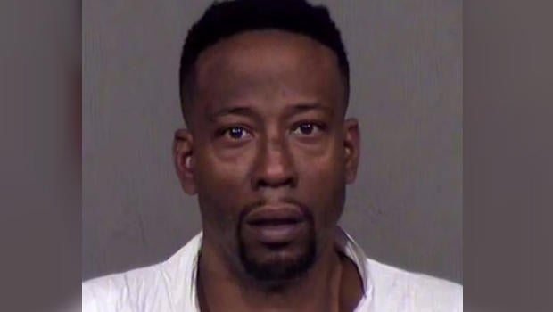 Suspect in deaths of wife, 2 kids, sang Christmas song with son before ...