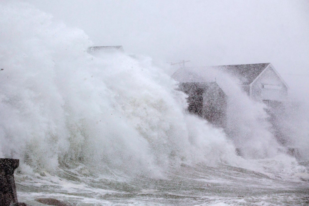 "Bomb cyclone": Mammoth winter storm hits Northeast