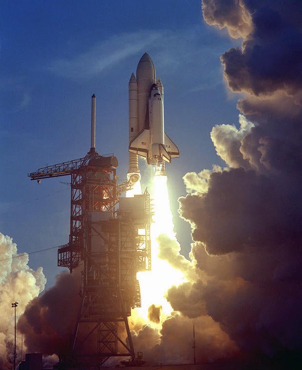 John Young, Gemini, Apollo and Space Shuttle astronaut, dead at 87 ...