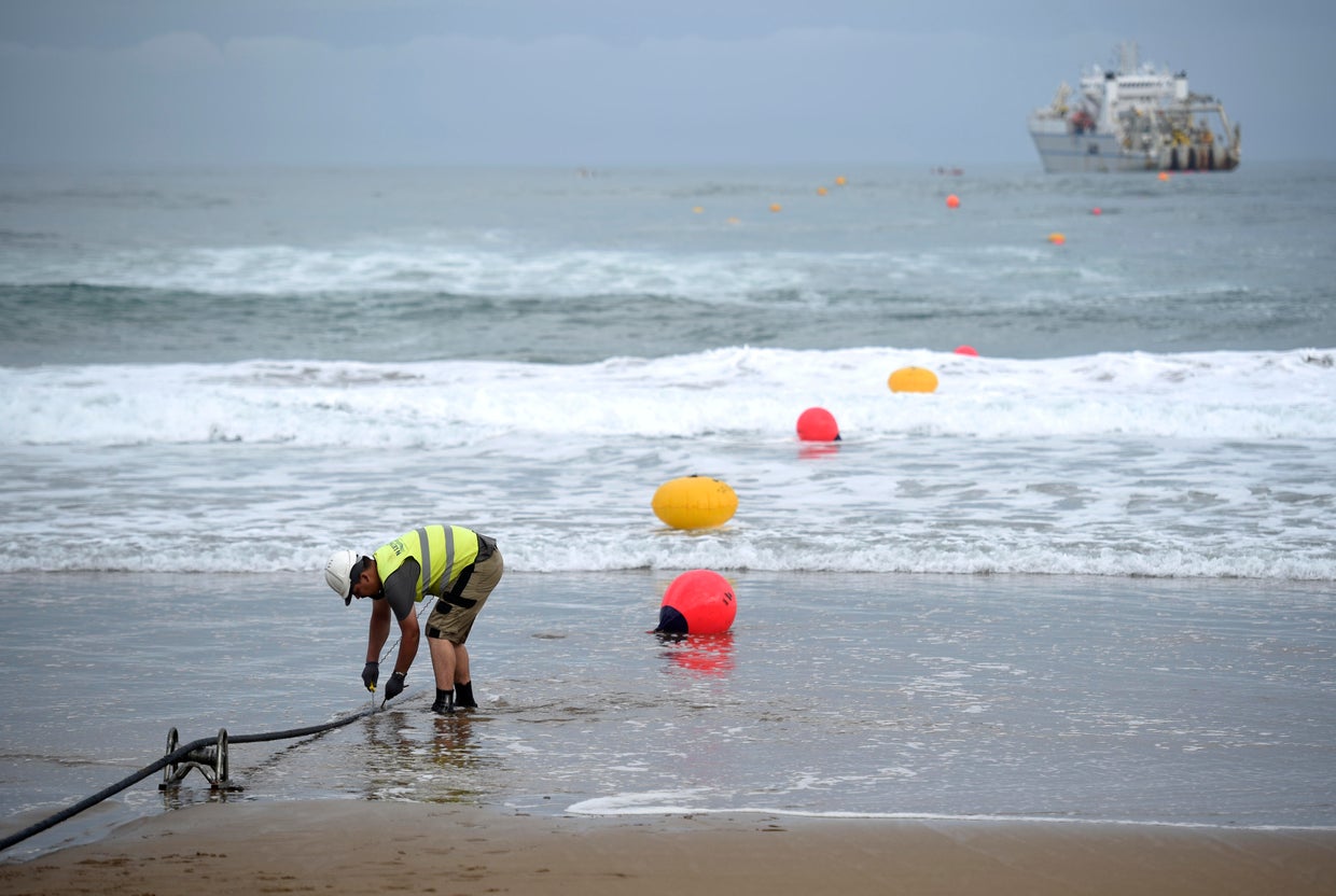 Russian navy ships around undersea cables raise concern as Putin ...