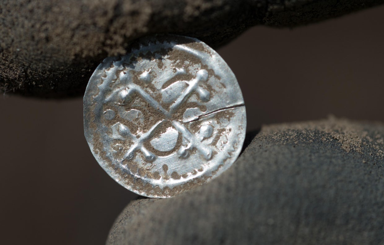 Amateur duo finds buried treasure of medieval King Harald Bluetooth ...