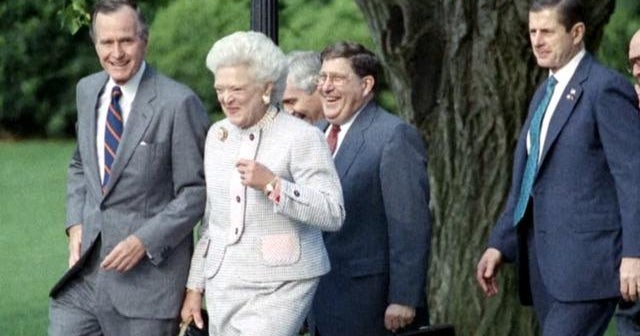 Former Bush aide recalls Barbara Bush as "the rock of that family ...