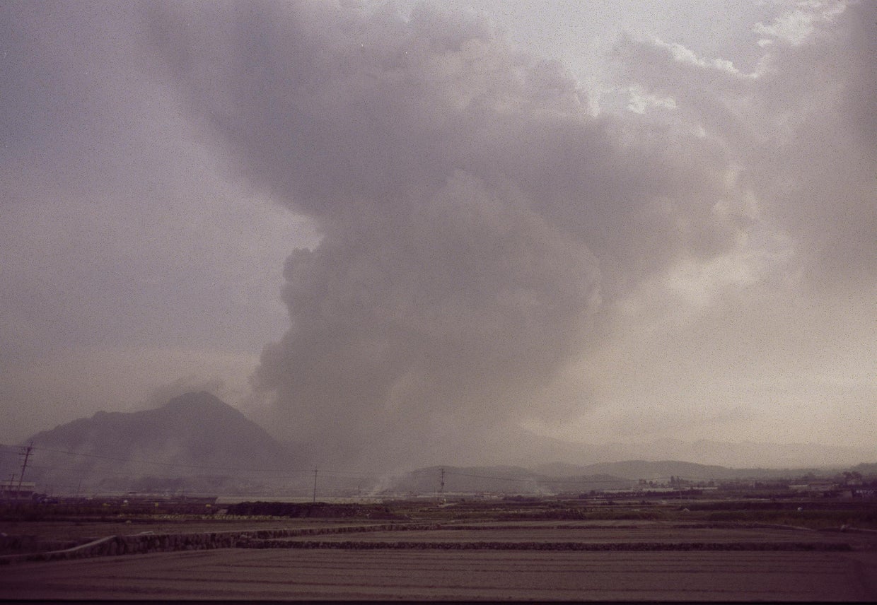 Dangerous volcanoes around the world