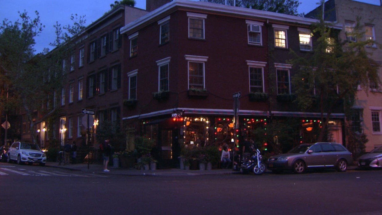 Mario Batali and The Spotted Pig NYC - CBS News