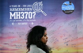 Malaysia Airlines Flight 370 search crew finds shipwreck in Ocean ...