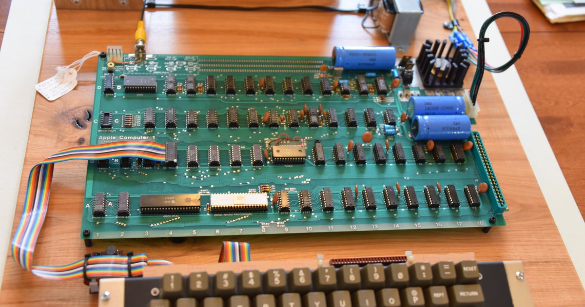 Rare and still-functioning Apple-1 hits auction block - CBS News