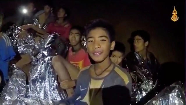 Thai cave rescue photo shows four badass Thai Navy SEALs who stayed ...