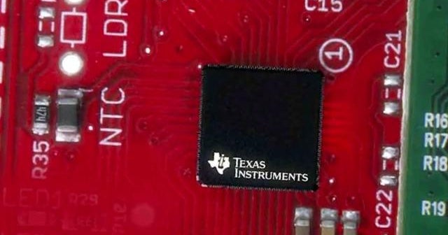 MoneyWatch headlines: Texas Instruments' new CEO loses job - CBS News
