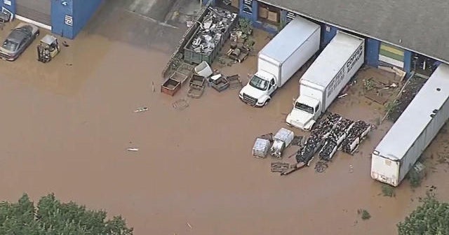 Heavy rains prompt East Coast flooding - CBS News