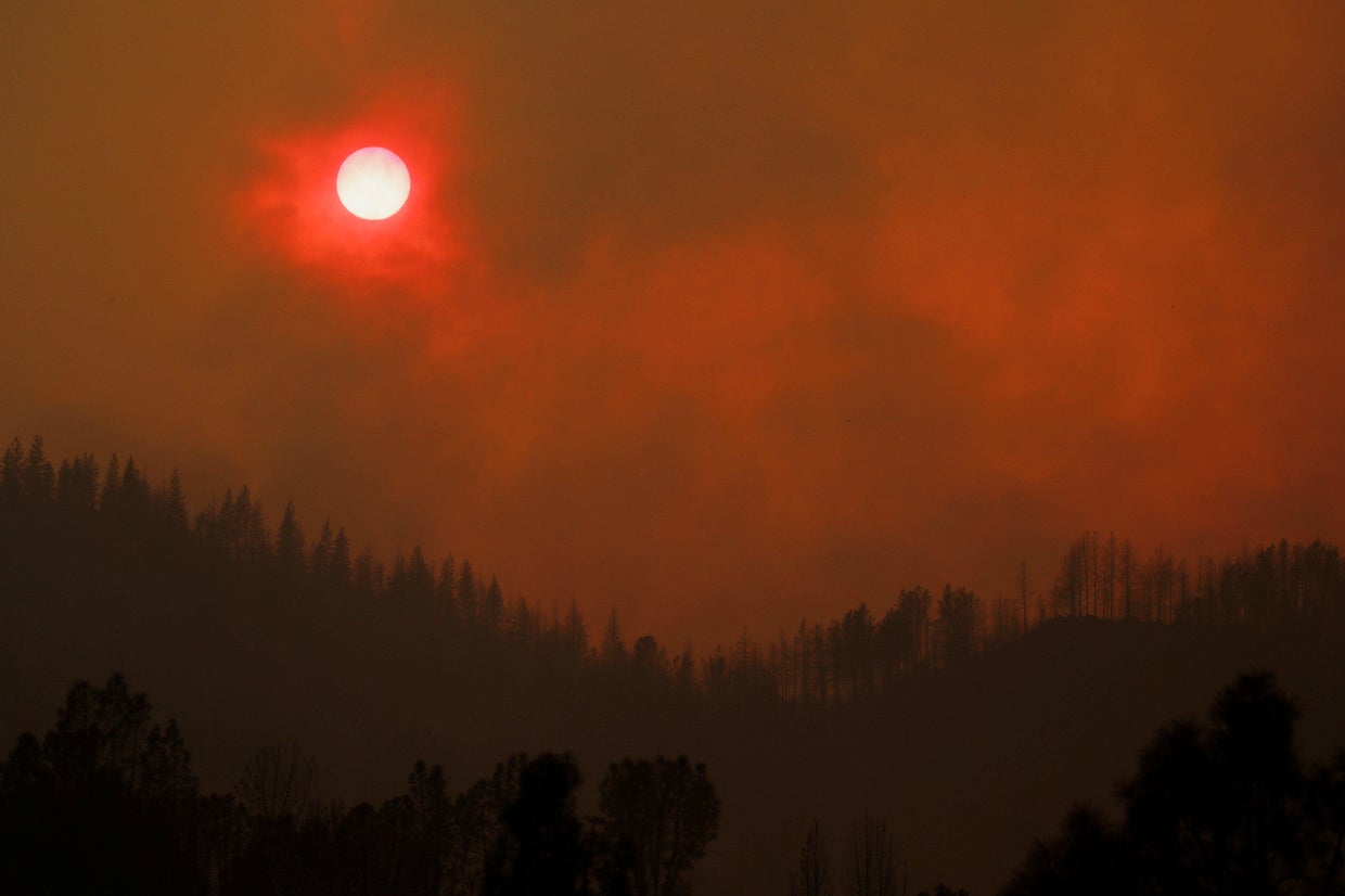 Deadly wildfire burns Northern California