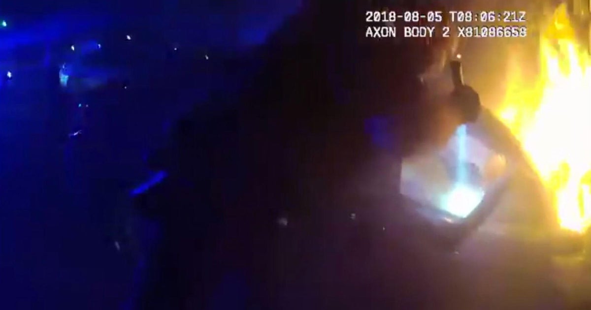 Atlanta Police Department officers seen rescuing trapped passenger from ...